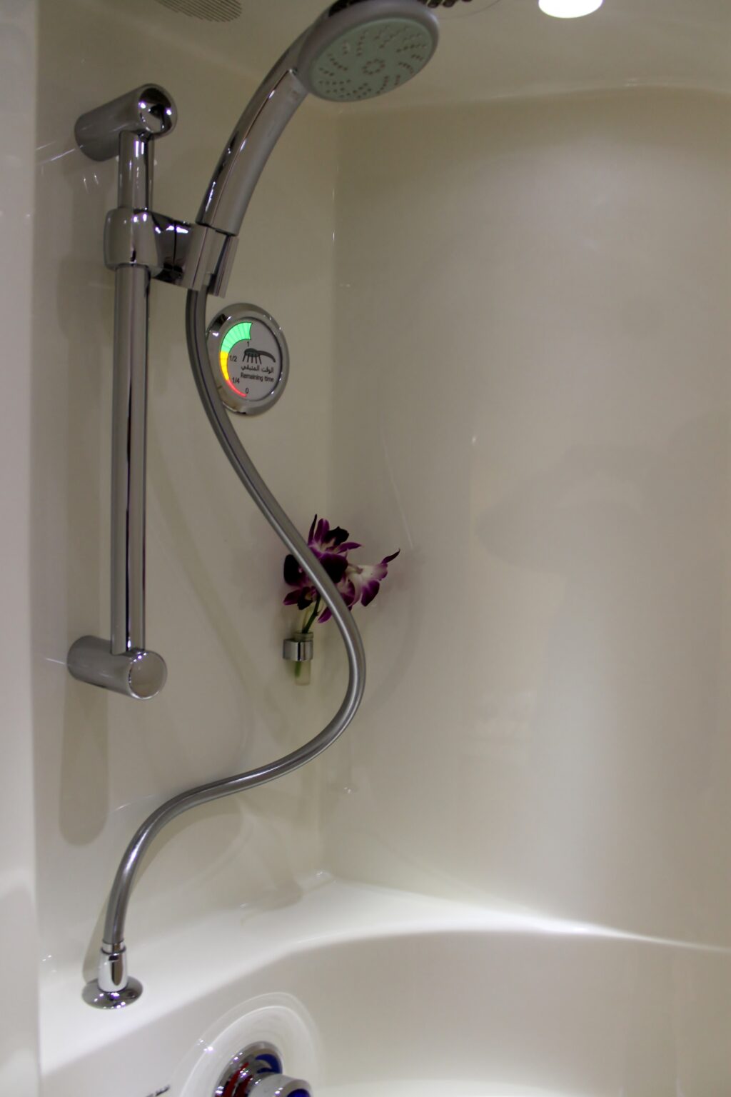Photos: The shower in Emirates First Class on the Airbus A380 ...