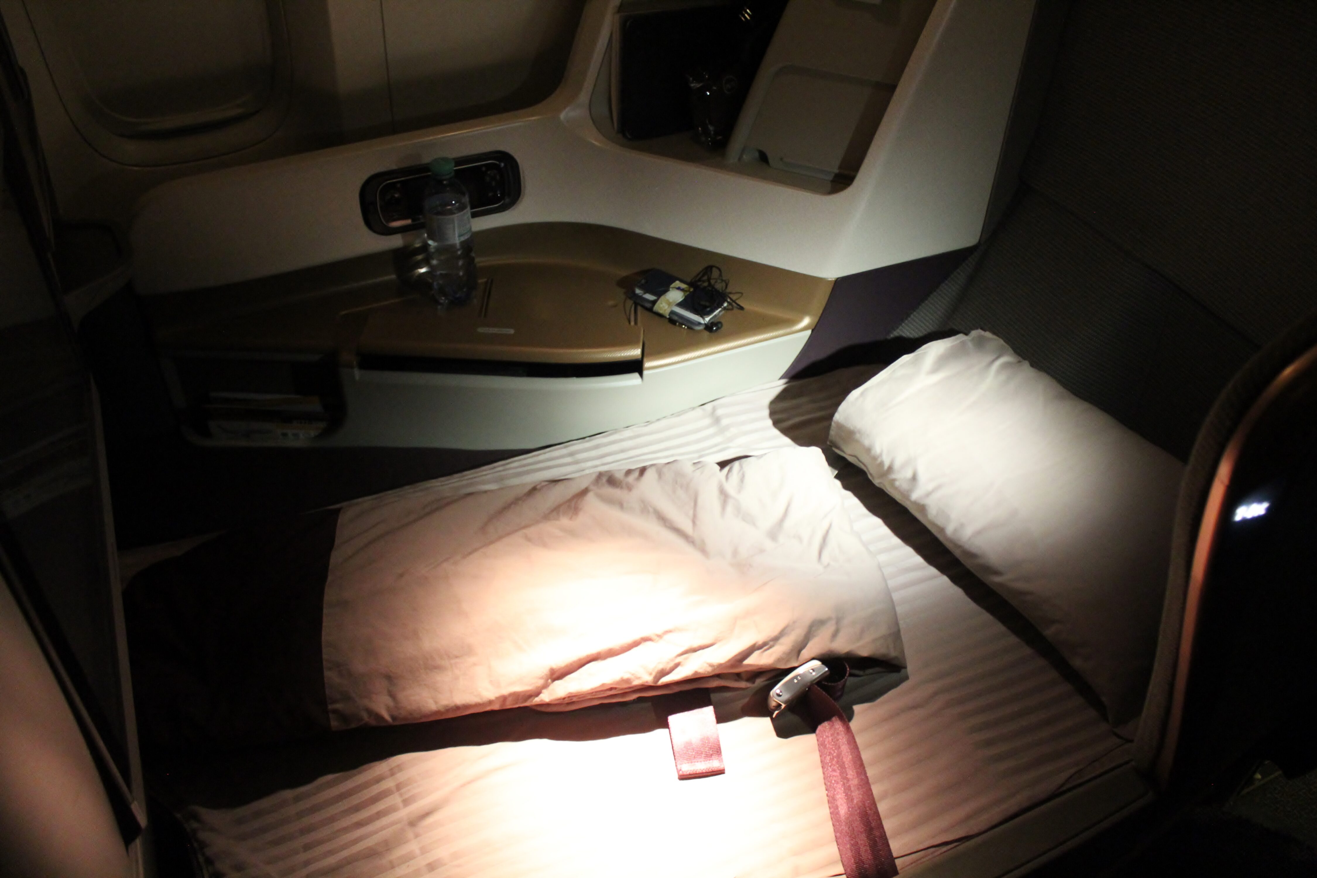 A great sleeping experience in Singapore Airlines Business Class ...